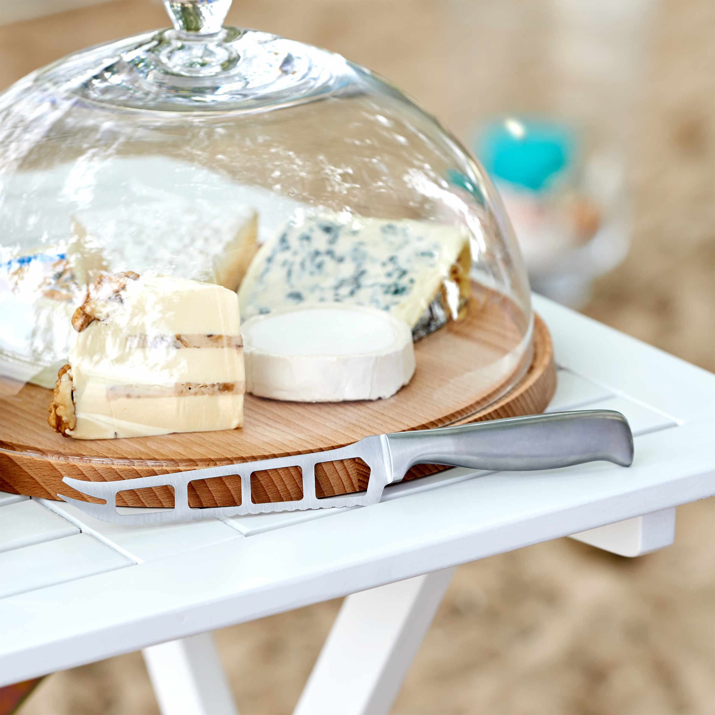CANOPY Cheese cloche with chopping board - BUTLERS Malta