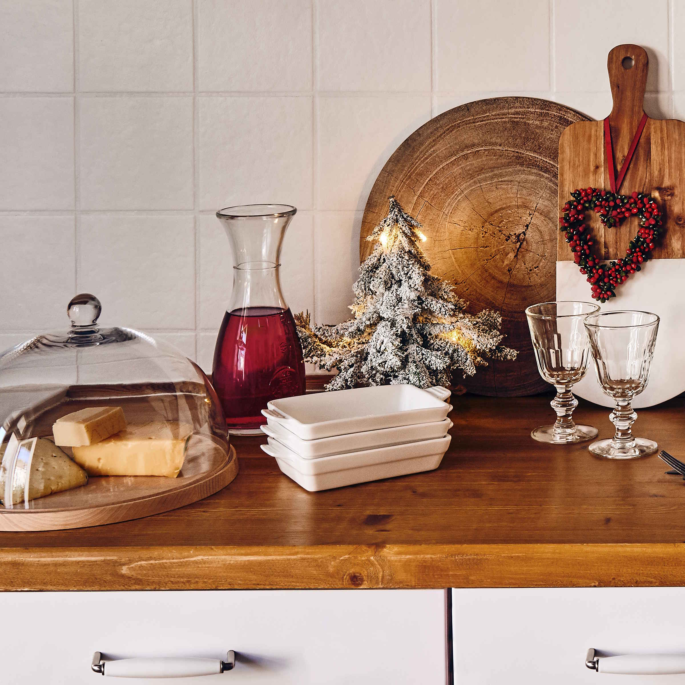 CANOPY Cheese cloche with chopping board - BUTLERS Malta
