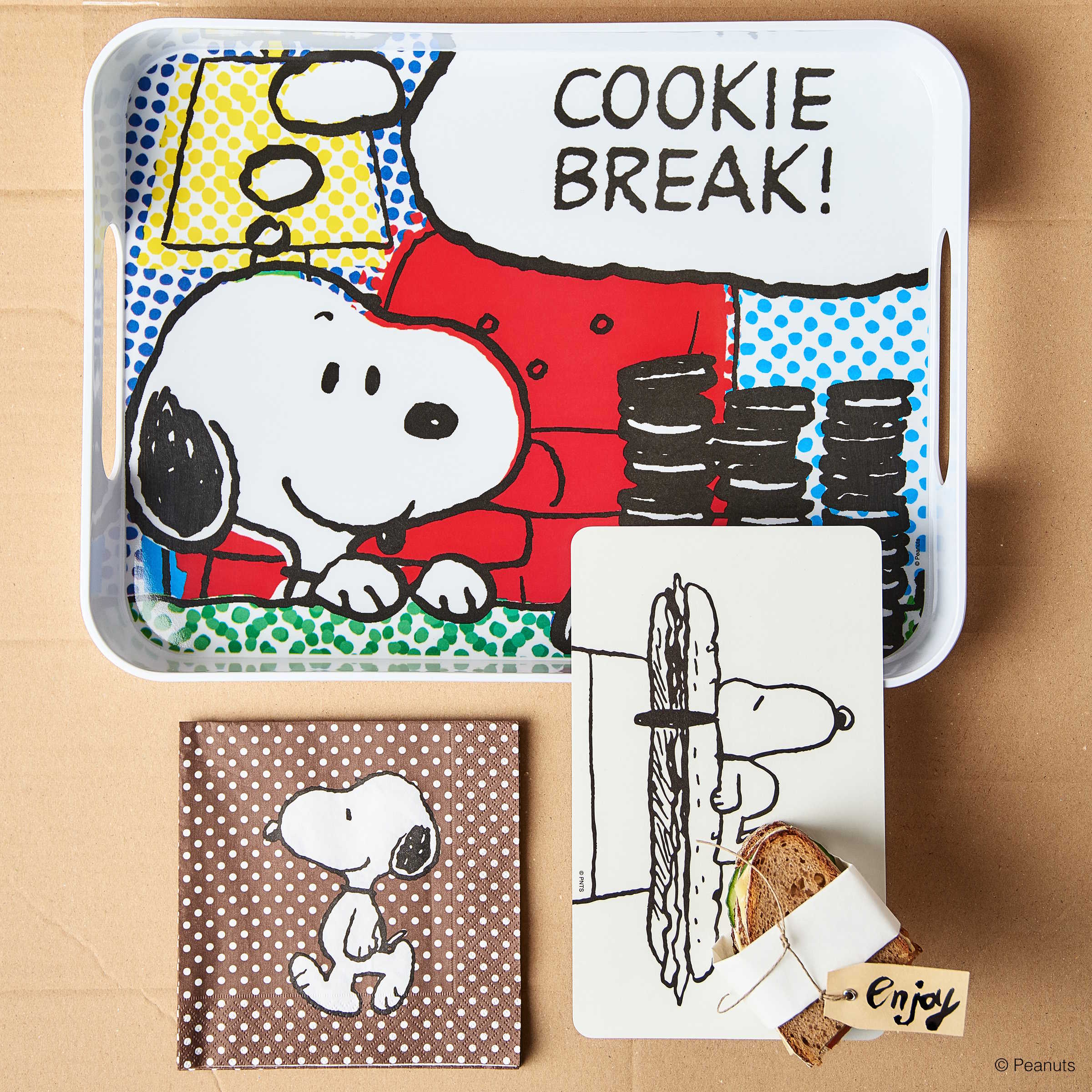 PEANUTS Snoopy sandwich hut bread board - BUTLERS Malta